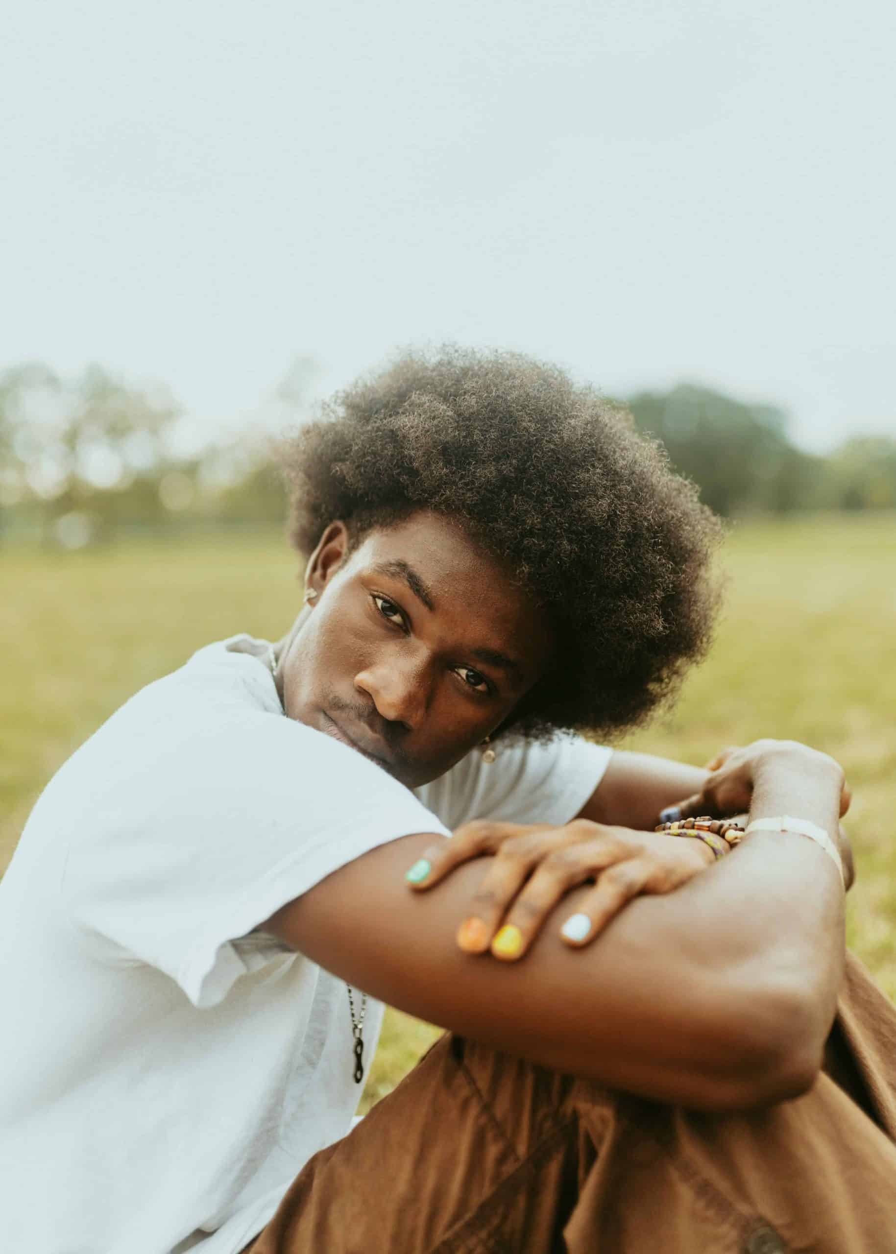 Cheveux texturés : comment favoriser la pousse et éviter la casse des ...